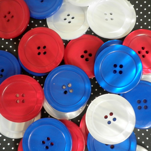 3x Jumbo Typically British Buttons on Luulla